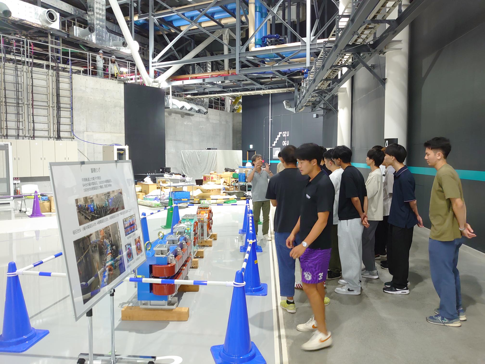 ANEC 東北大学 実験原子力インターンシップご一行 ご見学 - NanoTerasu | 3 GeV Synchrotron ...